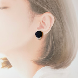 パールとあったか素材のくるみボタンピアス/イヤリング イヤリング・ノンホールピアス Orijem 通販｜Creema(クリーマ) 12623615