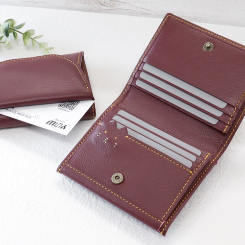 ワイン】猫コンパクト二つ折り財布 ネコ レザー 新調 本革 ギフト 軽量