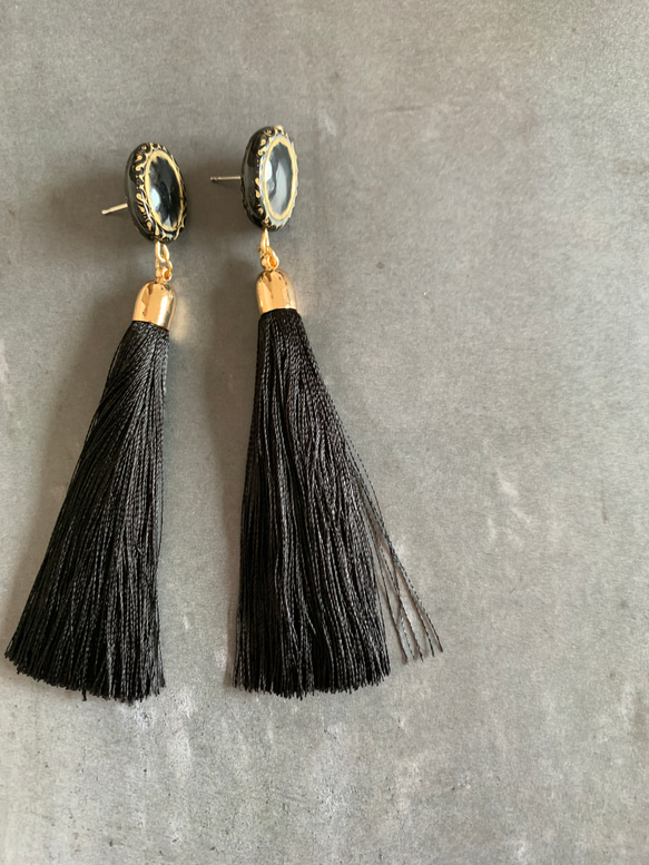 ブラックタッセルピアス ピアス（スタッド・一粒） colza 通販 12633624｜Creema(クリーマ)
