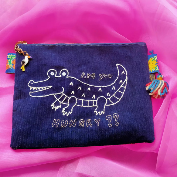 ワニさん刺繍ポーチ☆ハロサーカス ポーチ RainbowMarket 通販 12637192｜Creema(クリーマ)