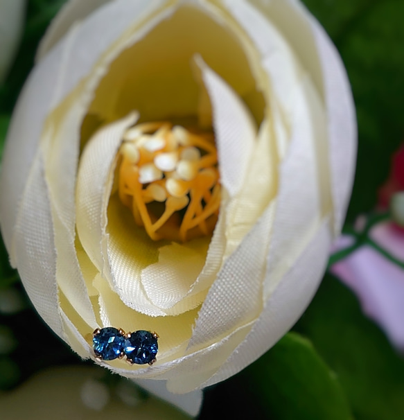 【14KGF/3㎜】宝石質ロンドンブルートパーズ1粒ピアス ピアス（スタッド・一粒） hiromi 通販 10902187｜Creema(クリーマ)