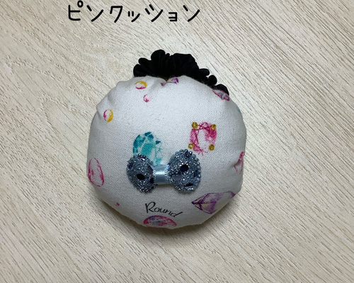 ピンクッション 宝石柄 ホワイト アーム付き まち針 針山 その他 ピンクッション 宝石柄 ホワイト アーム付き まち針 針山 その他