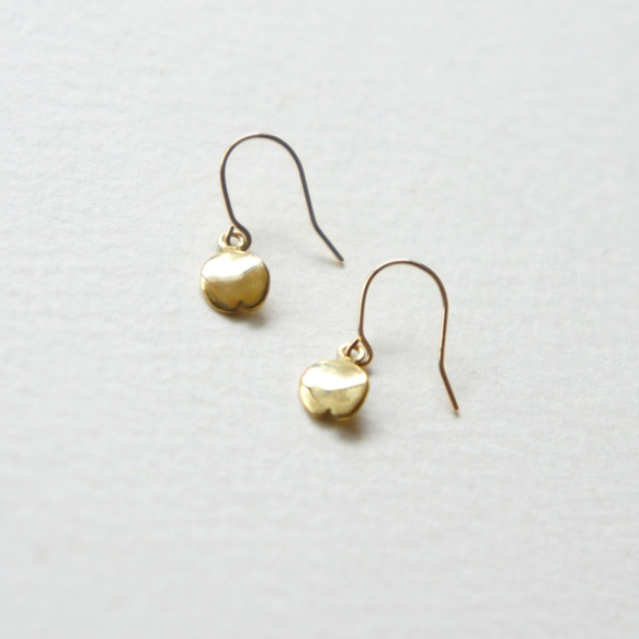 桜ピアスK18ゴールドskpg1【受注制作】 ピアス（フック・チェーン） 銀工房wanling 通販 8617928｜Creema(クリーマ)