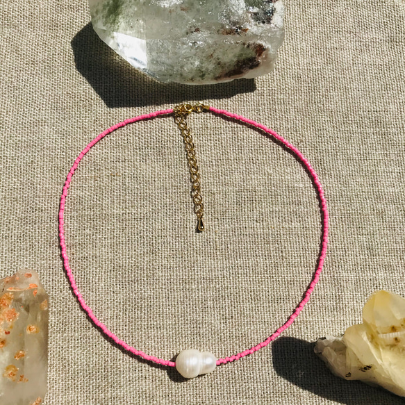 パールのカラフルネックレス 〜マットピンクガラスビーズとパール〜 ネックレス・ペンダント Anne 通販 11611366｜Creema(クリーマ)