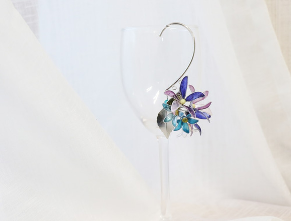 【値下げしました】バイオレット×ブルー/フラワーブーケイヤーフック イヤーフック mya_select 通販 11561871｜Creema ...