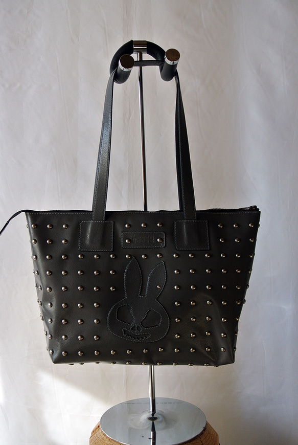 うさぎスカル、スタッズのトート。 トートバッグ odds 通販 4928163｜Creema(クリーマ)