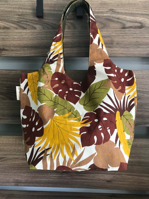 ハワイアン 変形ト―トバッグ Hana*Hana トートバッグ Hana*Hana 通販 12357887｜Creema(クリーマ)