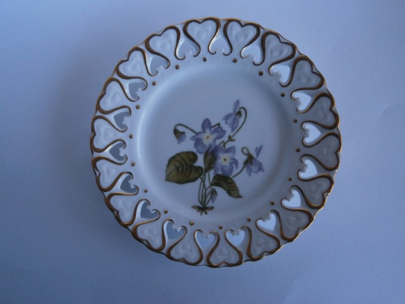 すみれのケーキ皿 大皿 misa7 通販 1346547｜Creema(クリーマ)