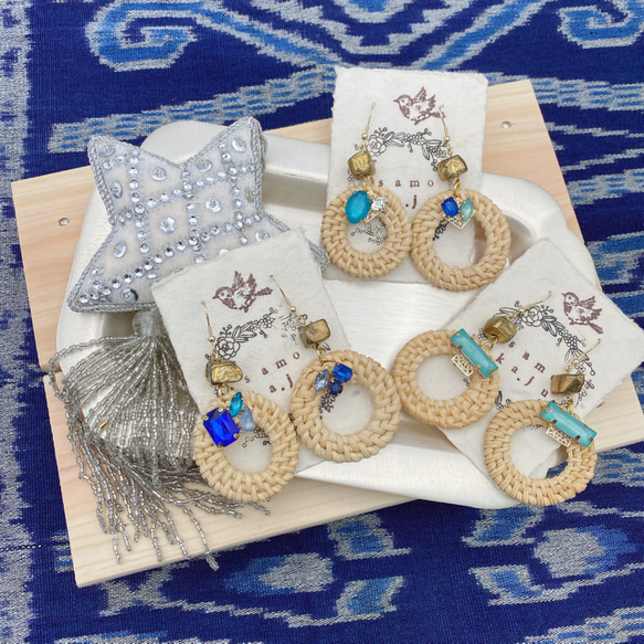 ラタンとランダムビジューのピアス ピアス（フック・チェーン） samoka.ju 通販｜Creema(クリーマ) 12129121