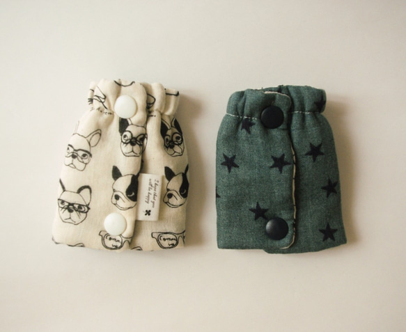 ベビービョルンone用リバーシブルよだれカバー☆メガネのフレンチブルドッグ（生成り）☆スター（サックスグレー） スリング・抱っこひも ...