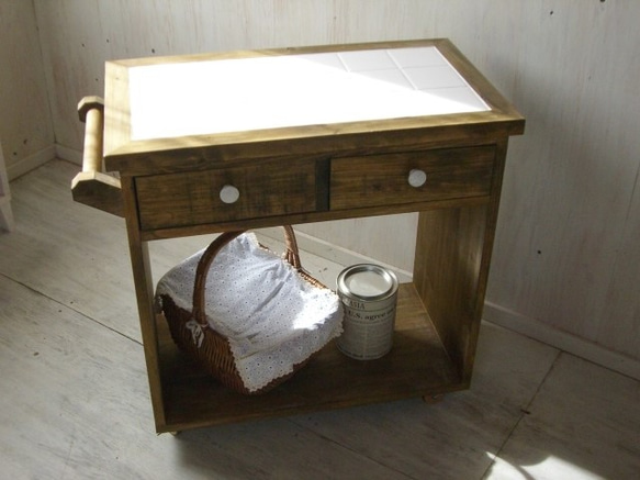 アンティークテイスト タイルトップ移動式ワゴン キッチンワゴン キャスター付 キッチン収納 オーダー可 店舗什器 ローテーブル・リビング ...