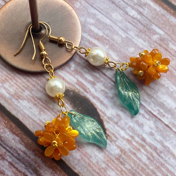 金木犀の花玉フックピアス/イヤリング ピアス（フック・チェーン） メノ工房 通販 12633926｜Creema(クリーマ)