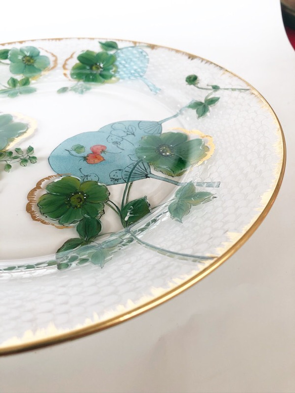 うちわと野バラのデザートプレート グラス HITOMI らら 通販 11571264｜Creema(クリーマ)