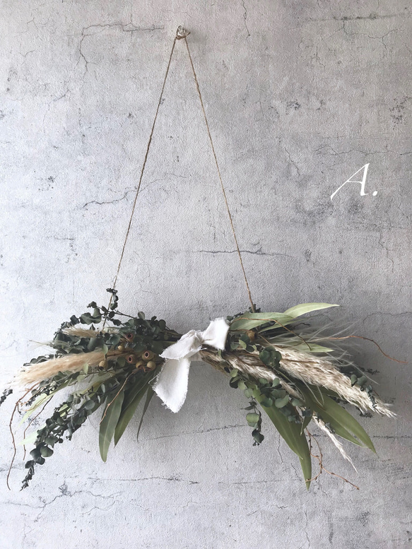 ユーカリ×パンパスグラスのドライフラワーハンギングガーランド＊ ドライフラワー le jardin. 通販 9598177｜Creema(クリーマ)