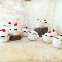 ちいさなニワトリストラップ あみぐるみ Kiito(きいと) 通販 1408473｜Creema(クリーマ)