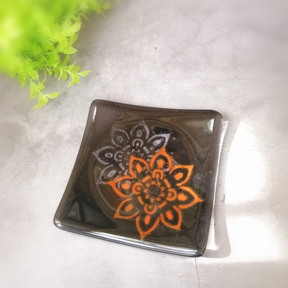 和風ガラス皿 角皿 ガラスプレート 和モダン ガラス工芸 小皿 atelier haruharu 通販｜Creema(クリーマ) 11130049