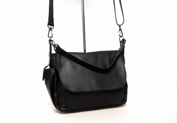 ハンドル付ポシェット（国産牛革ブラック） ポシェット 横浜皮革工房 五人囃子 通販 11239849｜Creema(クリーマ)