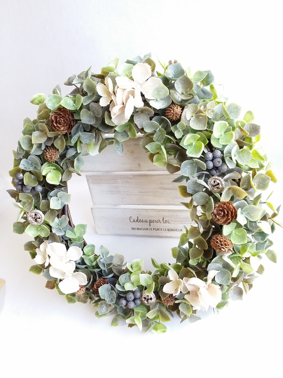 紫陽花ホワイト×木の実＊ ナチュラルリース☆ リース Olive_house 通販 4017549｜Creema(クリーマ)