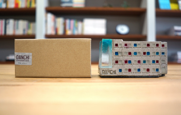 小さな団地の文具スタンド。 “DANCHI” [C棟] ペン・筆記用具 heyamidori 通販 10256969｜Creema(クリーマ ...