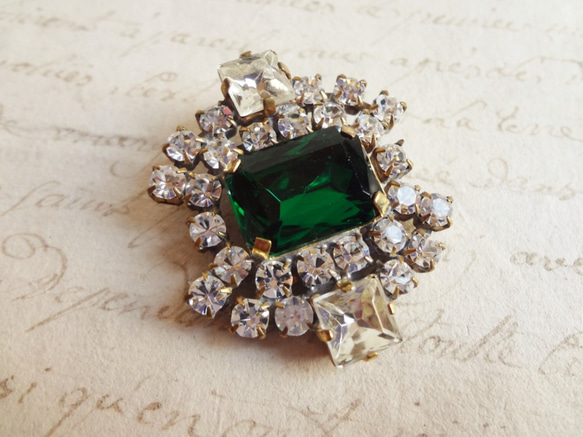 チェコヴィンテージ ボタン ボタン grenier plus 通販 11500830｜Creema(クリーマ)