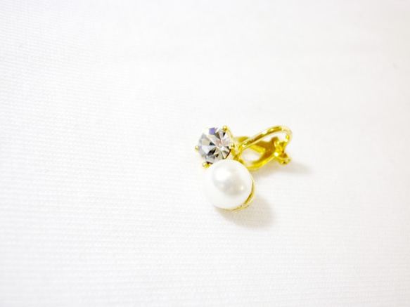 ninon 一粒カットガラスとパールのイヤーカフ イヤーカフ ninon 通販 1433271｜Creema(クリーマ)