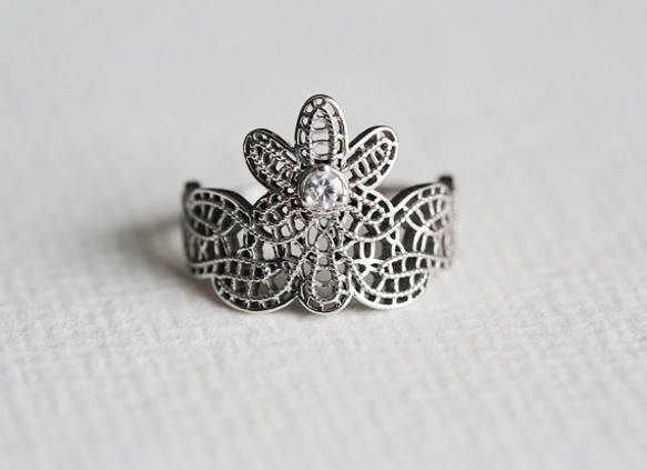 「Idrian Lace」のリング レースリング 指輪・リング Capucinne 通販 840222｜Creema(クリーマ)