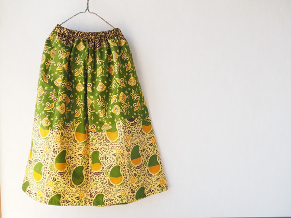 何とフライングマンゴー！ 型押し手描きバティックのスカート フレアスカート リンコル＠浅間山麓 通販｜Creema(クリーマ) 11788142