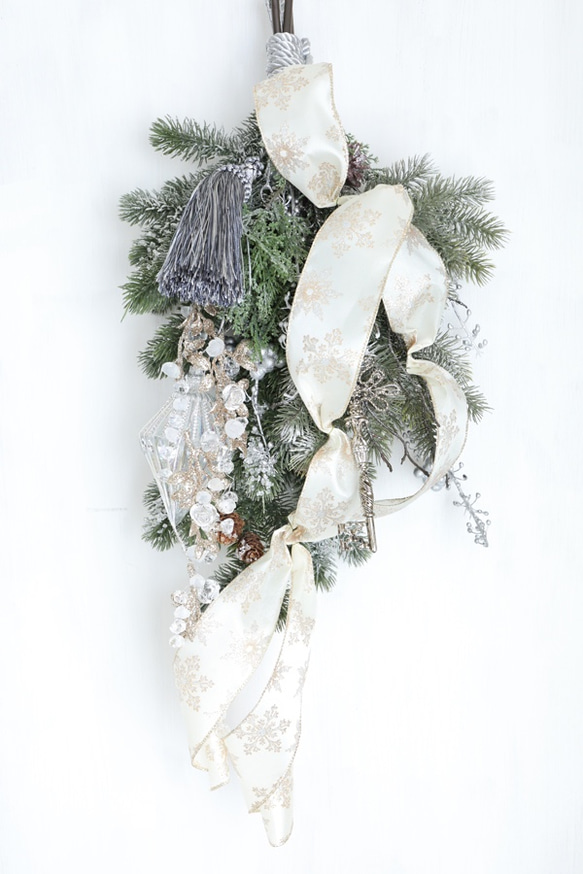 クリスマススワッグ シルバー＆ブルー アートフラワー S-colour 通販 3183643｜Creema(クリーマ)