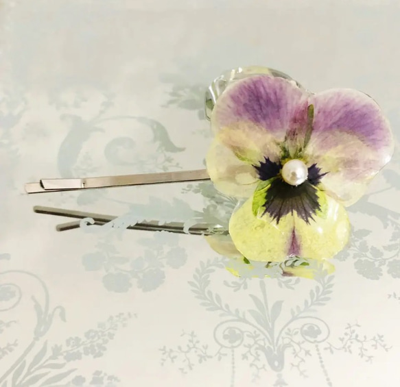 お花のヘアピン2 ヘアピン pemochii 通販 12176478｜Creema(クリーマ)