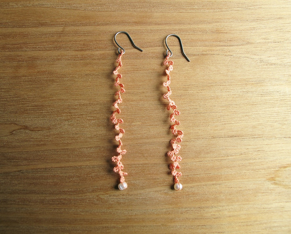 《受注製作》Pierces, Tatting Continuity (sakura) ピアス（フック・チェーン） SatomiCrafts ...