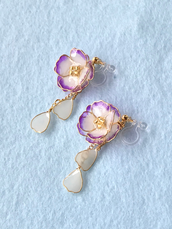 トルコキキョウのイヤリング（ノンホールピアス） ディップアート フラワー 受注製作 イヤリング・ノンホールピアス tomo 通販 ...