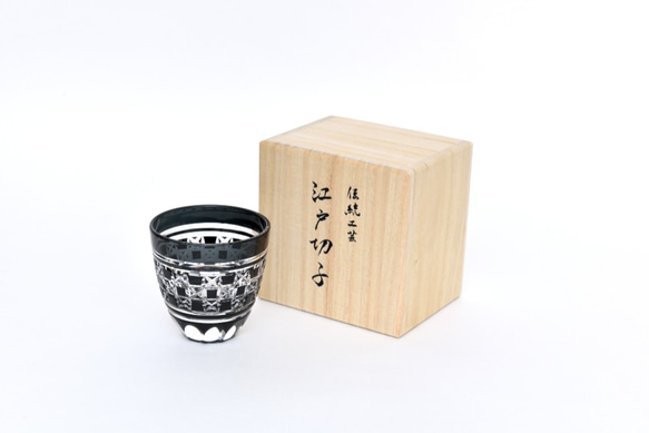 江戸切子 ぐいのみ 黒 麻市松 おちょこ・ぐい呑み・徳利 江戸切子専門店 煌粋 通販 11603057｜Creema(クリーマ)