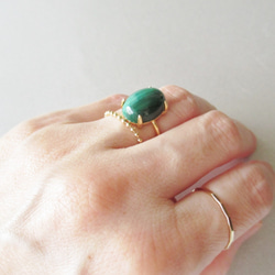 大粒マラカイトのシンプルカジュアルリング ・12月の誕生石 孔雀石の指輪 指輪・リング 縷々 るる 通販 12647768｜Creema(クリーマ)