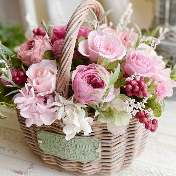 薔薇いっぱいの花籠*お花畑の花摘みバスケットアレンジメント 薔薇いっぱいの花籠*お花畑の花摘みバスケットアレンジメント