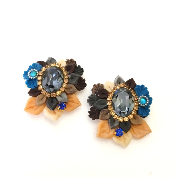 fiore.11 花 フラワー ピアス イヤリング 結婚式 入学式 大ぶり スワロフスキー 一点物 ピアス（その他） chi-yu 通販 ...