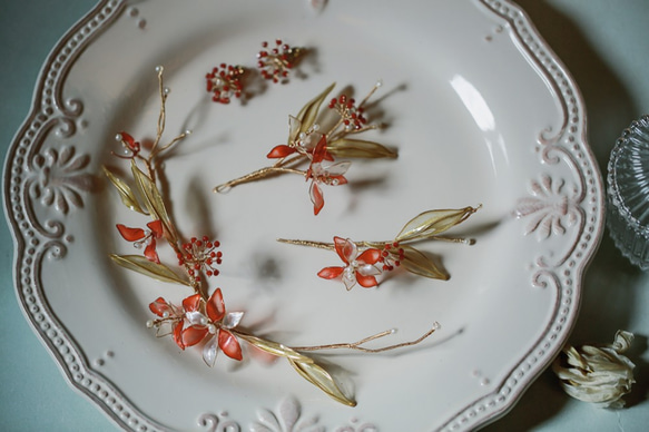 クリムゾンブライダルヘッドギアウェディングヘッドドレスレッドクリスタルフラワーレジンリース5個 ヘッドドレス（アクセサリー ...