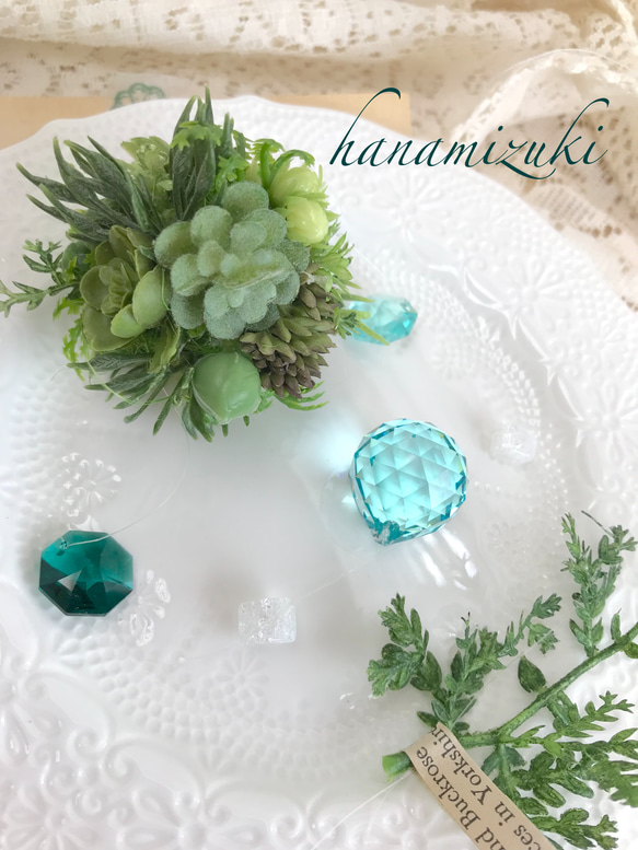 【送料無料】天然石クリスタルクォーツ付き♡フラワーボールサンキャッチャー （グリーン） サンキャッチャー 花実月 通販｜Creema(クリーマ)