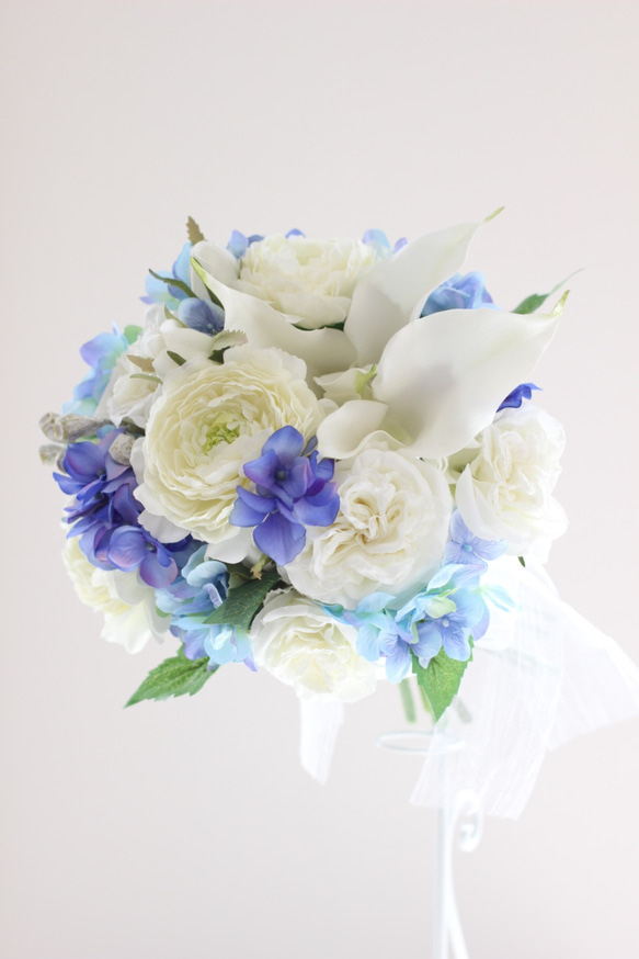 《送料無料》 爽やかなブルーのクラッチブーケ ブーケ ル・ソレイユ 通販｜Creema(クリーマ) 3964847