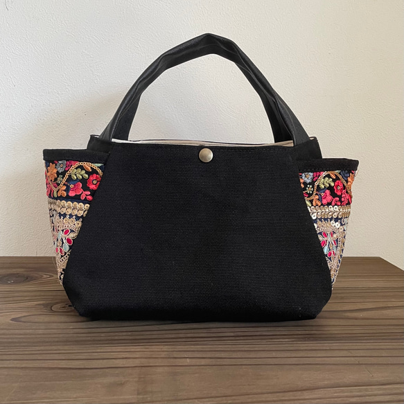 刺繍リボンシリーズ よくばりサイドポケット Sサイズ No.28 トートバッグ ココチコ 通販｜Creema(クリーマ) 12696436