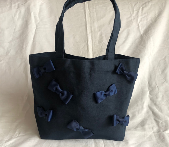 ネイビーリボンを散りばめた可愛いランチバッグ♡お弁当バッグサブバッグエコバッグキッズバッグ 弁当袋 sweetbonbom 通販｜Creema ...