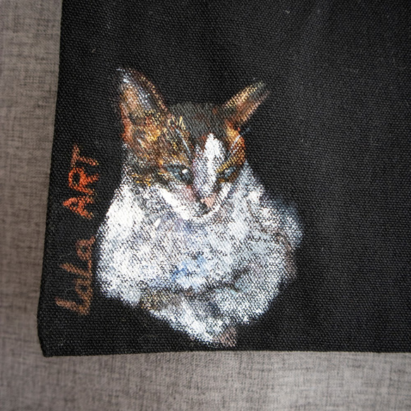 【手描きの猫】コーナー猫の手描きのキャンバスバッグ・・・ブラック／ 3色の猫（アクリルカラー） 絵画 Lala 通販｜Creema(クリーマ ...