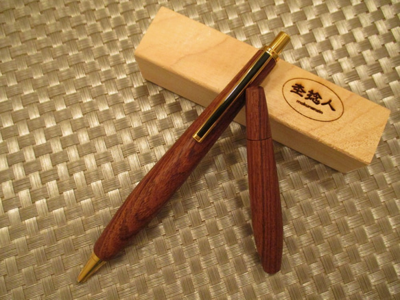 木で創ったシャーペンと芯ケース ペン・筆記用具 杢捻人 通販 12731173｜Creema(クリーマ)