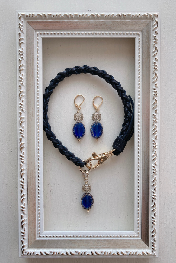 『青の光』ドイツ製ビーズチャームと本革犬用チョーカー （人と犬のリンクコーデ ） ペット服・アクセサリー にこものつくり 通販 ...