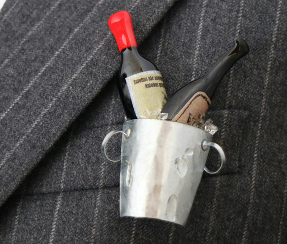 飲みごろですよー ブローチ（メンズ） トマトモドキ 通販 3048580｜Creema(クリーマ)