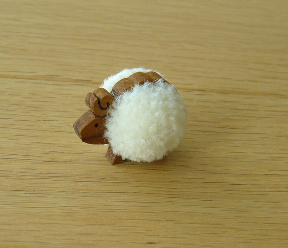 毛糸ボンボン 動物 ヒツジ 顔上げ 子 その他置物 やまのみのり 通販 12681132｜Creema(クリーマ)