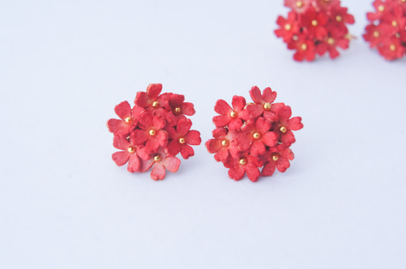 【新色】あかいろの花手毬 イヤリング(ピアス) イヤリング・ノンホールピアス Cha＊Cha Made 通販 11546890｜Creema ...