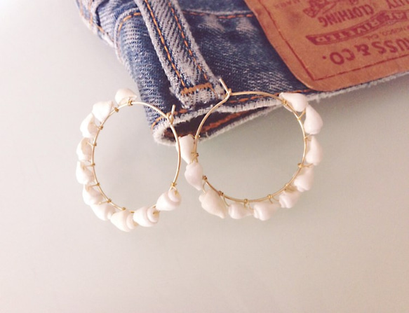 sea-shell white* Nasa ピアス（フープ） Mahina 通販 980139｜Creema(クリーマ)