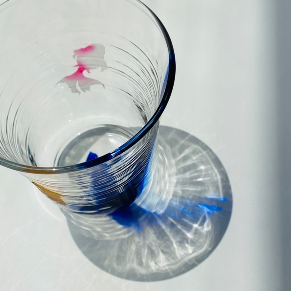 ゆらぎ金魚の群青グラス グラス みほり 通販 9536836｜Creema(クリーマ)