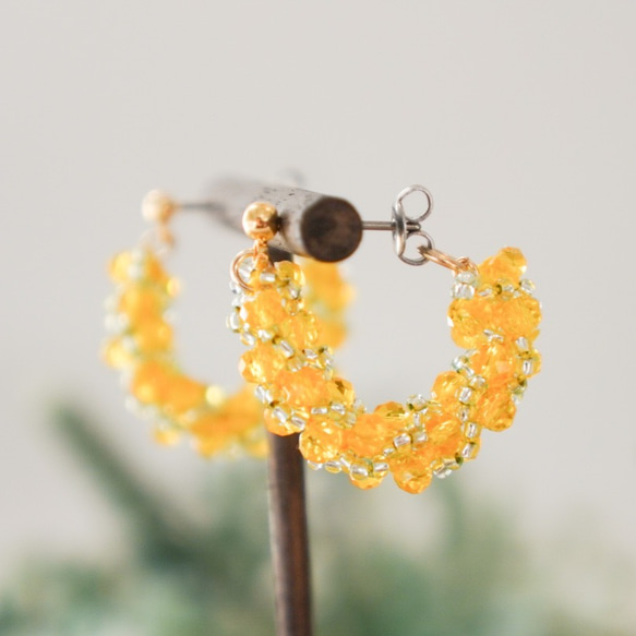 ミモザリースのフープピアス・イヤリング（yellow） ピアス（フープ） pomponner 通販 11093971｜Creema(クリーマ)
