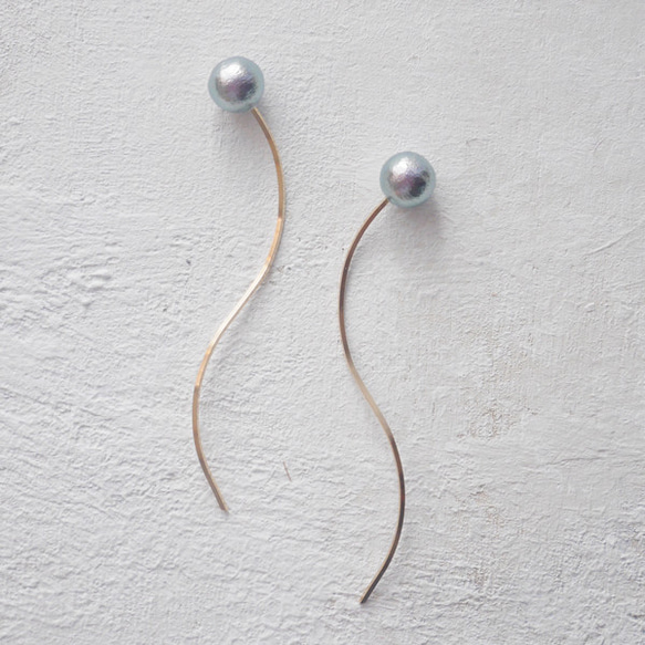 コットンパールのつぼみラインピアス K14GF リッチグレー ピアス（スタッド・一粒） cher&fran 通販｜Creema(クリーマ ...